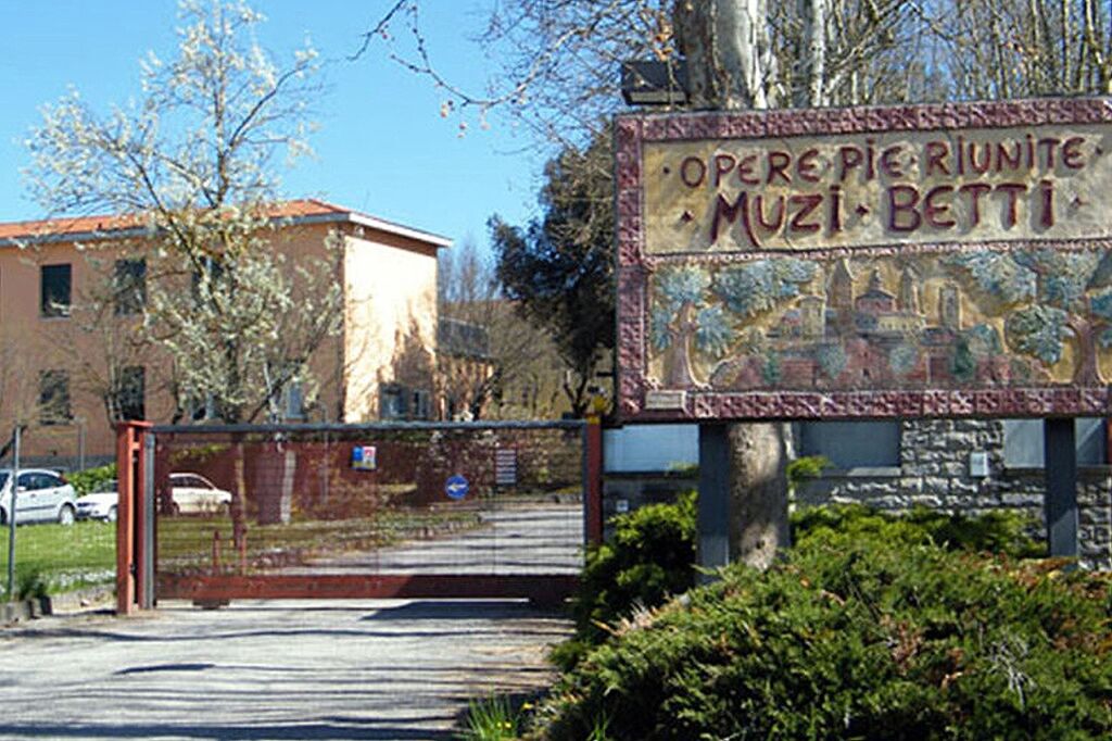Solidarietà tifernate dona beni alla Residenza Muzi Betti